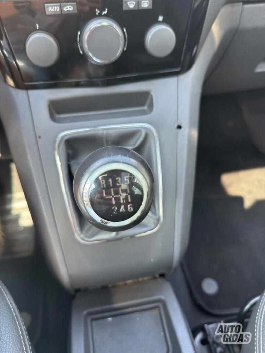 Melns Opel Zafira 2008 Viļņa, ar dzinēja tilpumu 1.90 L un nobraukumu 300 tūkst. km par 2600 €, foto 18 vietnē AUTOMOTO.COM.LV