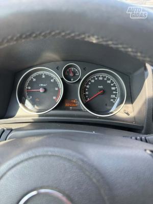 Melns Opel Zafira 2008 Viļņa, ar dzinēja tilpumu 1.90 L un nobraukumu 300 tūkst. km par 2600 €, foto 19 vietnē AUTOMOTO.COM.LV