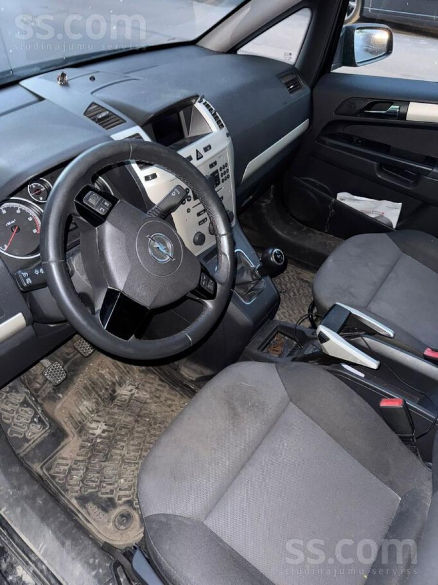 Melns Opel Zafira 2008 Rīga, ar dzinēja tilpumu 1.90 L un nobraukumu 429 tūkst. km par 650 €, foto 7 vietnē AUTOMOTO.COM.LV