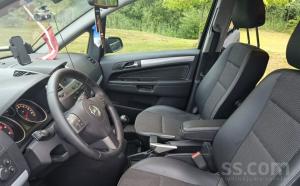 Melns Opel Zafira 2008 Jelgava, ar dzinēja tilpumu 1.90 L un nobraukumu 274 tūkst. km par 1550 €, foto 5 vietnē AUTOMOTO.COM.LV