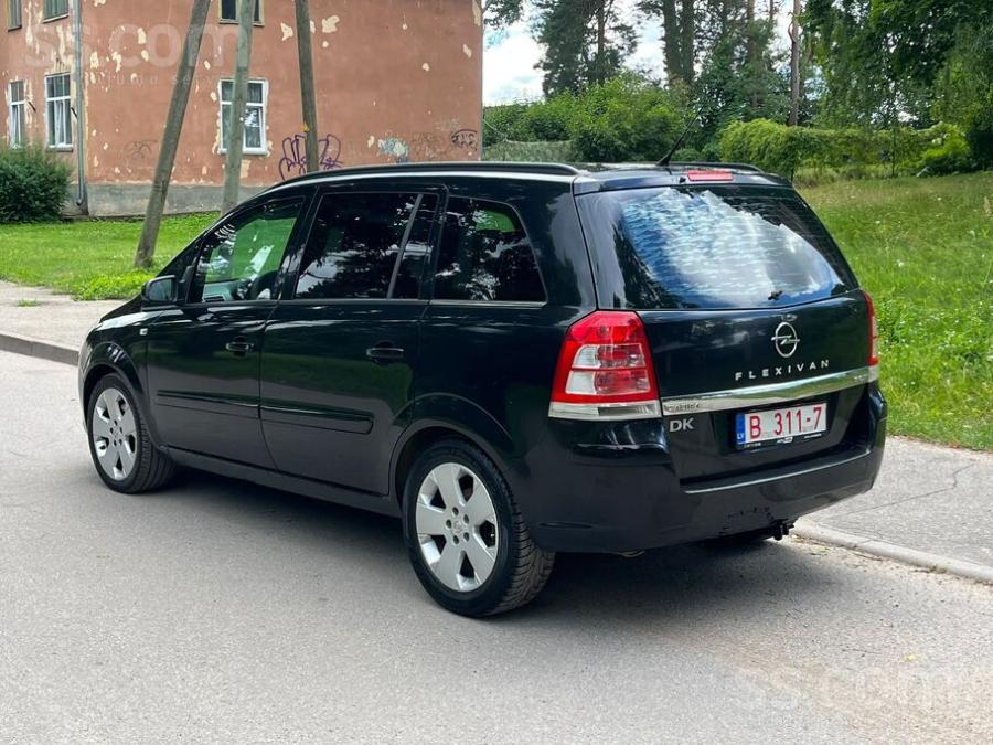 Black Opel Zafira 2008 in Riga, with an engine capacity of 1.90 L and mileage of 0 thousand km for 1499 €, photo 4 on AUTOMOTO.COM.LV