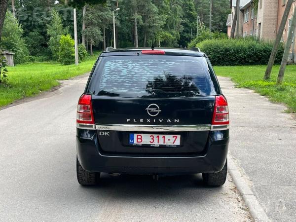 Black Opel Zafira 2008 in Riga, with an engine capacity of 1.90 L and mileage of 0 thousand km for 1499 €, photo 4 on AUTOMOTO.COM.LV