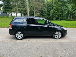 Black Opel Zafira 2008 in Riga, with an engine capacity of 1.90 L and mileage of 0 thousand km for 1499 €, photo 7 on AUTOMOTO.COM.LV