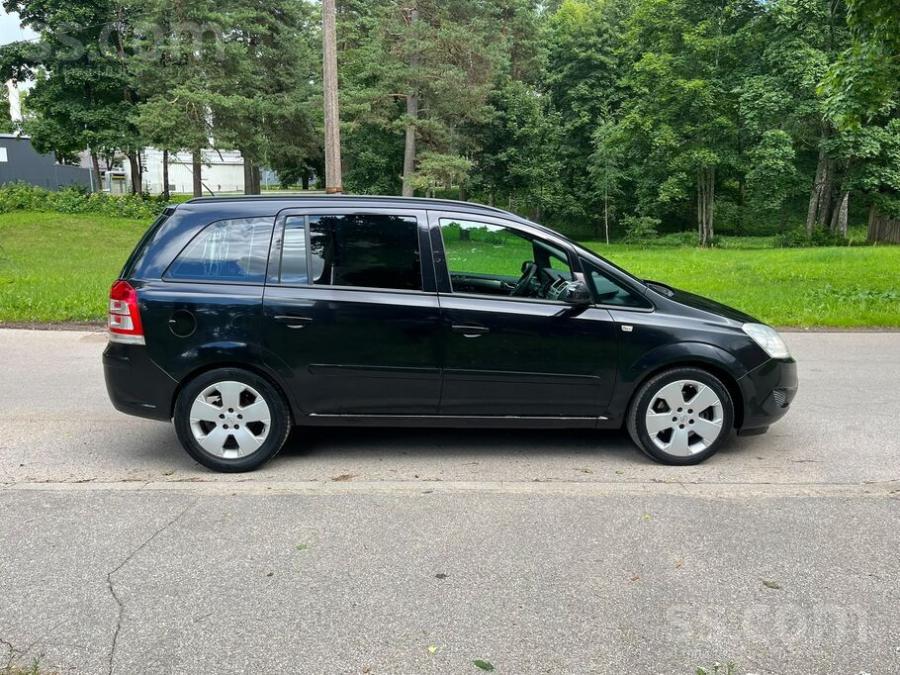Black Opel Zafira 2008 in Riga, with an engine capacity of 1.90 L and mileage of 0 thousand km for 1499 €, photo 7 on AUTOMOTO.COM.LV