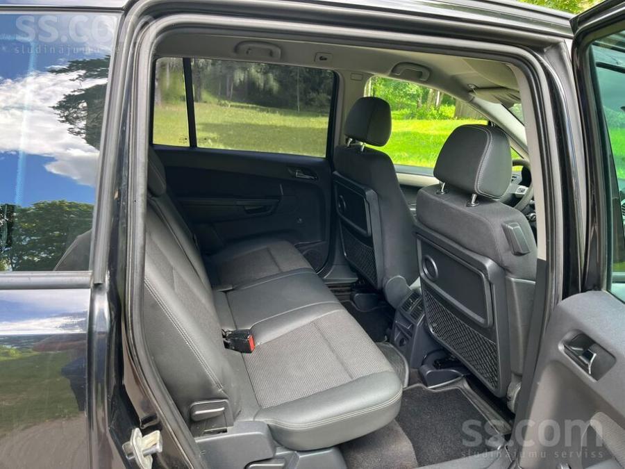 Black Opel Zafira 2008 in Riga, with an engine capacity of 1.90 L and mileage of 0 thousand km for 1499 €, photo 19 on AUTOMOTO.COM.LV