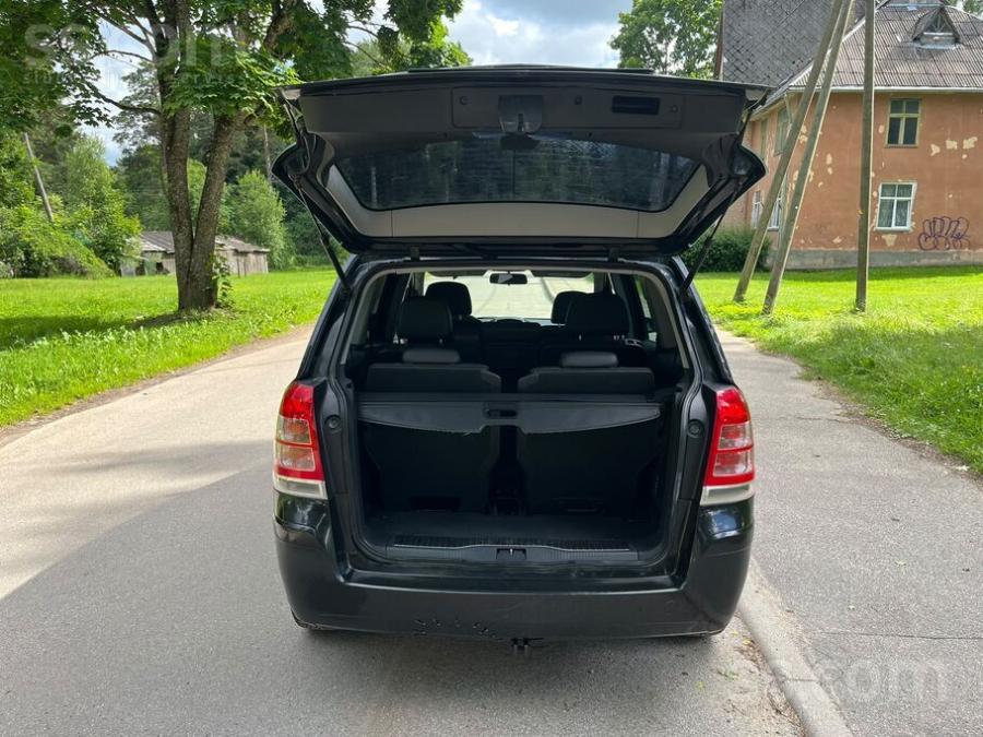 Black Opel Zafira 2008 in Riga, with an engine capacity of 1.90 L and mileage of 0 thousand km for 1499 €, photo 20 on AUTOMOTO.COM.LV