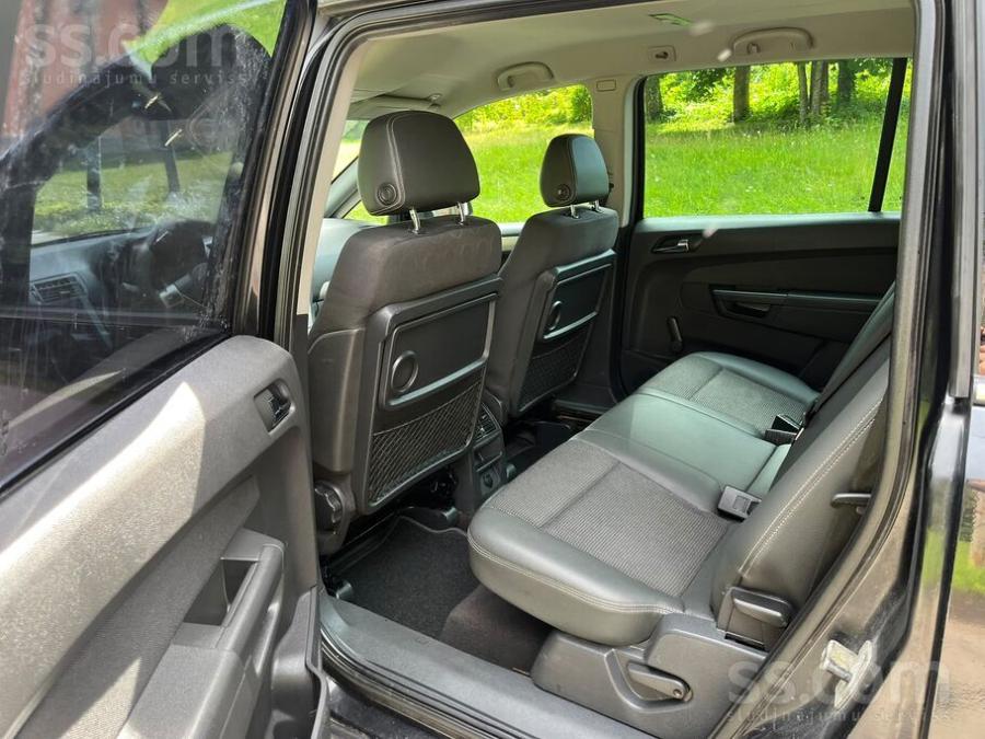 Black Opel Zafira 2008 in Riga, with an engine capacity of 1.90 L and mileage of 0 thousand km for 1499 €, photo 21 on AUTOMOTO.COM.LV