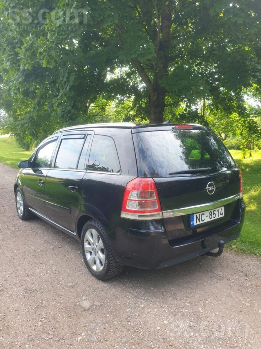 Melns Opel Zafira 2008 Rēzekne, ar dzinēja tilpumu 1.70 L un nobraukumu 365 tūkst. km par 1850 €, foto 6 vietnē AUTOMOTO.COM.LV