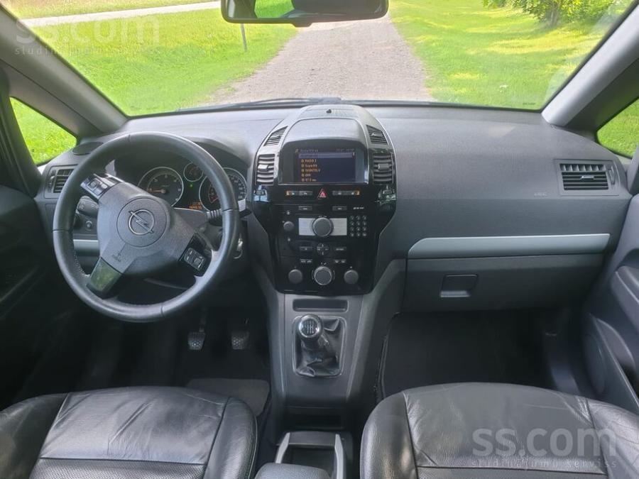 Melns Opel Zafira 2008 Rēzekne, ar dzinēja tilpumu 1.70 L un nobraukumu 365 tūkst. km par 1850 €, foto 8 vietnē AUTOMOTO.COM.LV