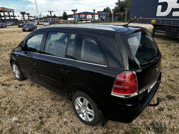 Melns Opel Zafira 2008 Rīga, ar dzinēja tilpumu 1.90 L un nobraukumu 276 tūkst. km par 2300 €, foto 4 vietnē AUTOMOTO.COM.LV