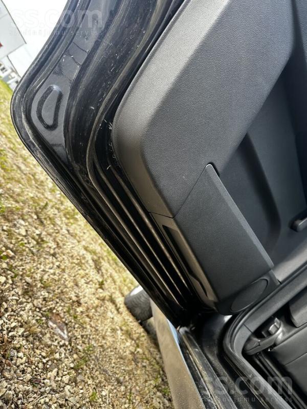 Melns Opel Zafira 2008 Rīga, ar dzinēja tilpumu 1.90 L un nobraukumu 276 tūkst. km par 2300 €, foto 9 vietnē AUTOMOTO.COM.LV