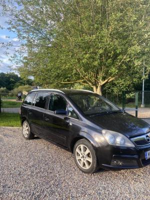 Melns Opel Zafira 2008 Tukums, ar dzinēja tilpumu 1.90 L un nobraukumu 267 tūkst. km par 2000 €, foto 4 vietnē AUTOMOTO.COM.LV
