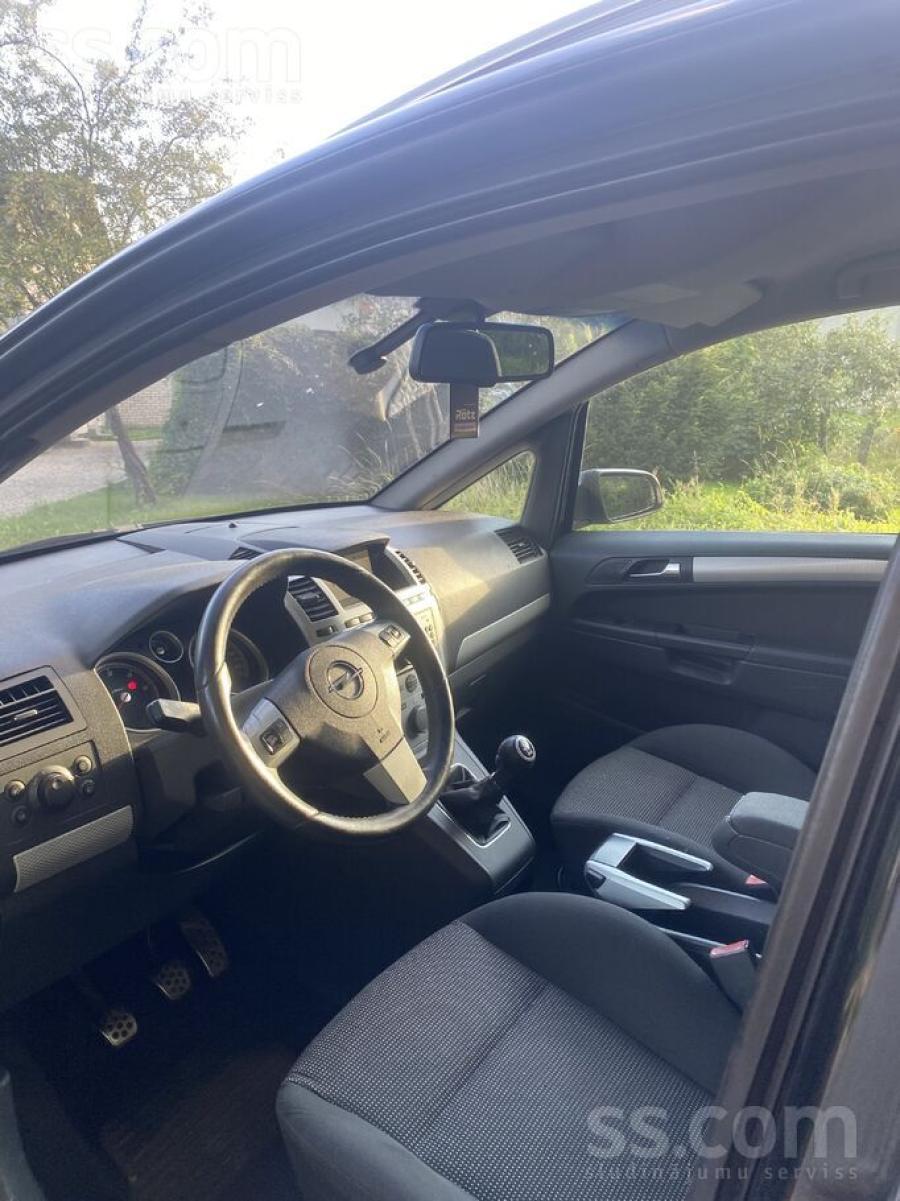 Melns Opel Zafira 2008 Tukums, ar dzinēja tilpumu 1.90 L un nobraukumu 267 tūkst. km par 2000 €, foto 6 vietnē AUTOMOTO.COM.LV