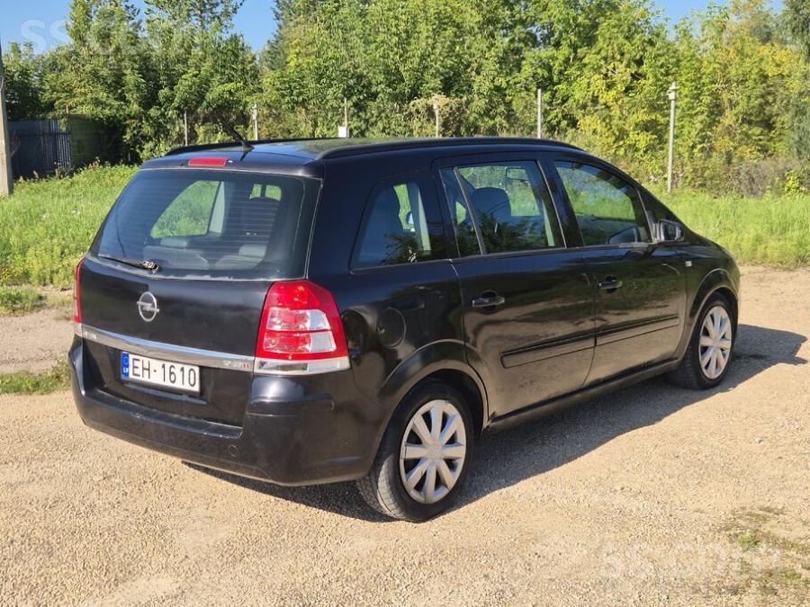 Black Opel Zafira 2008 in Riga, with an engine capacity of 1.90 L and mileage of 265 thousand km for 1850 €, photo 4 on AUTOMOTO.COM.LV