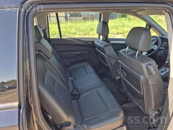 Black Opel Zafira 2008 in Riga, with an engine capacity of 1.90 L and mileage of 265 thousand km for 1850 €, photo 9 on AUTOMOTO.COM.LV