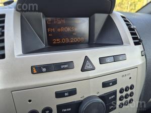 Black Opel Zafira 2008 in Riga, with an engine capacity of 1.90 L and mileage of 265 thousand km for 1850 €, photo 13 on AUTOMOTO.COM.LV
