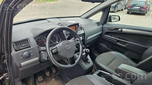 Opel Zafira 2008 Daugavpils vietnē Melns Opel Zafira 2008 Daugavpils, ar dzinēja tilpumu 1.90 L un nobraukumu 325 tūkst. km par 1450 €, foto 7 vietnē AUTOMOTO.COM.LV
