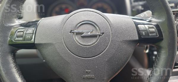 Opel Zafira 2008 Daugavpils vietnē Melns Opel Zafira 2008 Daugavpils, ar dzinēja tilpumu 1.90 L un nobraukumu 325 tūkst. km par 1450 €, foto 8 vietnē AUTOMOTO.COM.LV