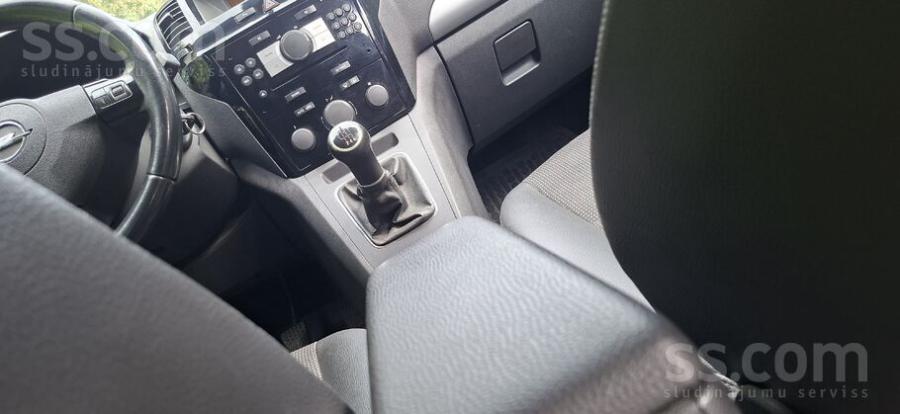Black Opel Zafira 2008 in Daugavpils, with an engine capacity of 1.90 L and mileage of 325 thousand km for 1450 €, photo 10 on AUTOMOTO.COM.LV