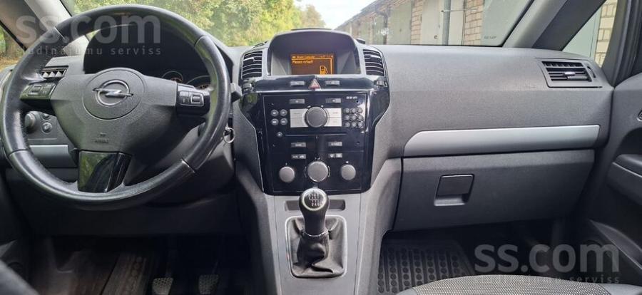 Black Opel Zafira 2008 in Daugavpils, with an engine capacity of 1.90 L and mileage of 325 thousand km for 1450 €, photo 11 on AUTOMOTO.COM.LV