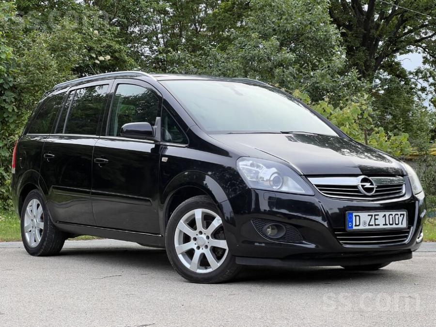 Black Opel Zafira 2009 in Jelgava, with an engine capacity of 1.80 L and mileage of 182 thousand km for 3300 €, photo 2 on AUTOMOTO.COM.LV