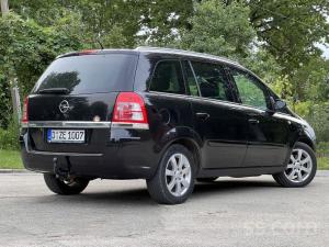 Black Opel Zafira 2009 in Jelgava, with an engine capacity of 1.80 L and mileage of 182 thousand km for 3300 €, photo 3 on AUTOMOTO.COM.LV