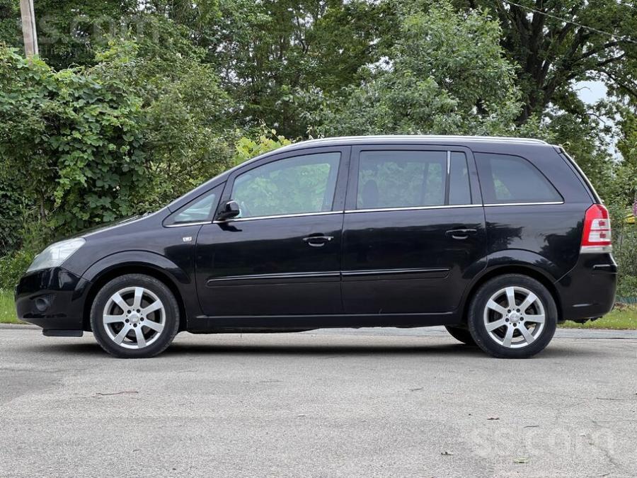 Black Opel Zafira 2009 in Jelgava, with an engine capacity of 1.80 L and mileage of 182 thousand km for 3300 €, photo 5 on AUTOMOTO.COM.LV