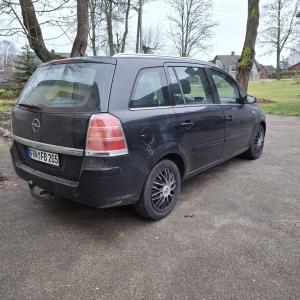 Black Opel Zafira 2009 in Varena, with an engine capacity of 1.70 L and mileage of 341 thousand km for 2350 €, photo 3 on AUTOMOTO.COM.LV