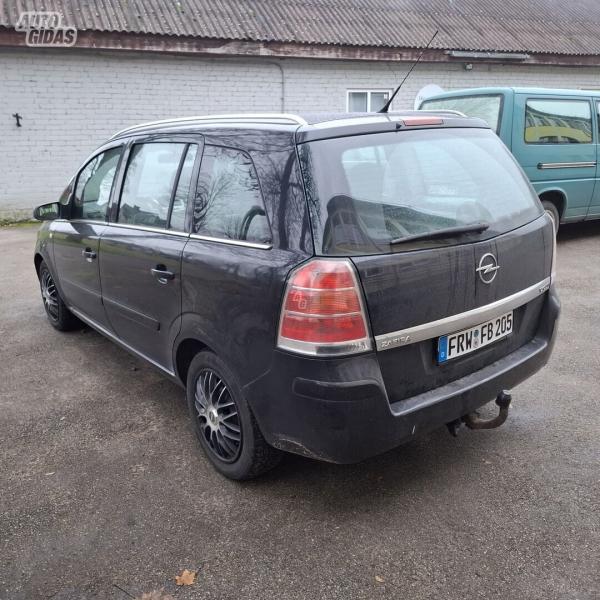 Black Opel Zafira 2009 in Varena, with an engine capacity of 1.70 L and mileage of 341 thousand km for 2350 €, photo 4 on AUTOMOTO.COM.LV