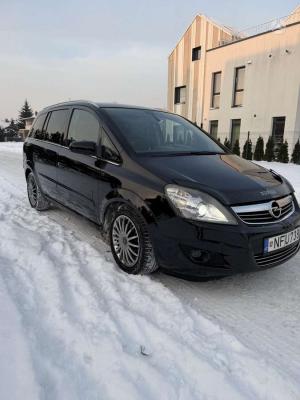 Melns Opel Zafira 2009 Kauņa, ar dzinēja tilpumu 1.90 L un nobraukumu 315 tūkst. km par 3200 €, foto  vietnē AUTOMOTO.COM.LV