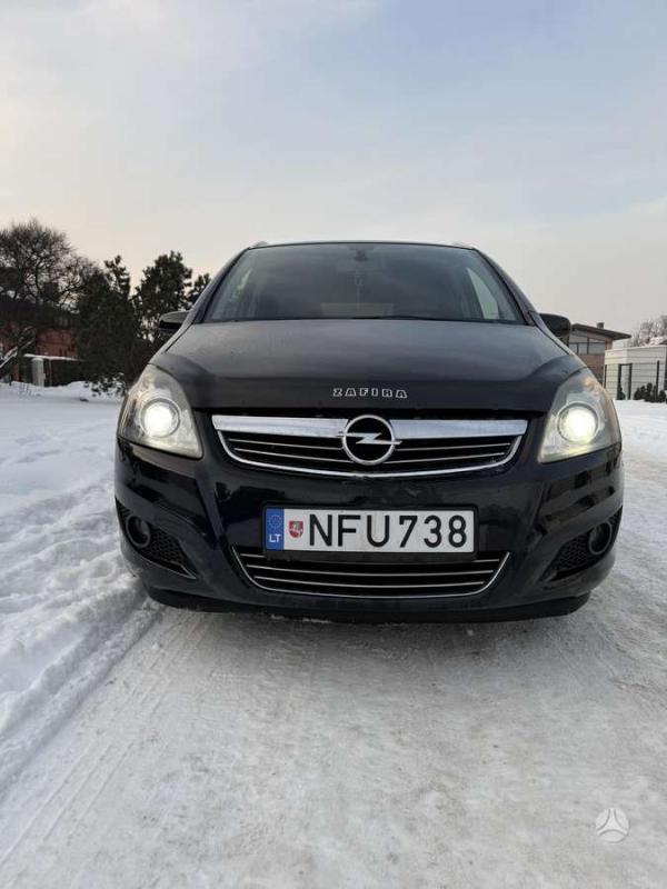 Black Opel Zafira 2009 in Kaunas, with an engine capacity of 1.90 L and mileage of 315 thousand km for 3200 €, photo 3 on AUTOMOTO.COM.LV