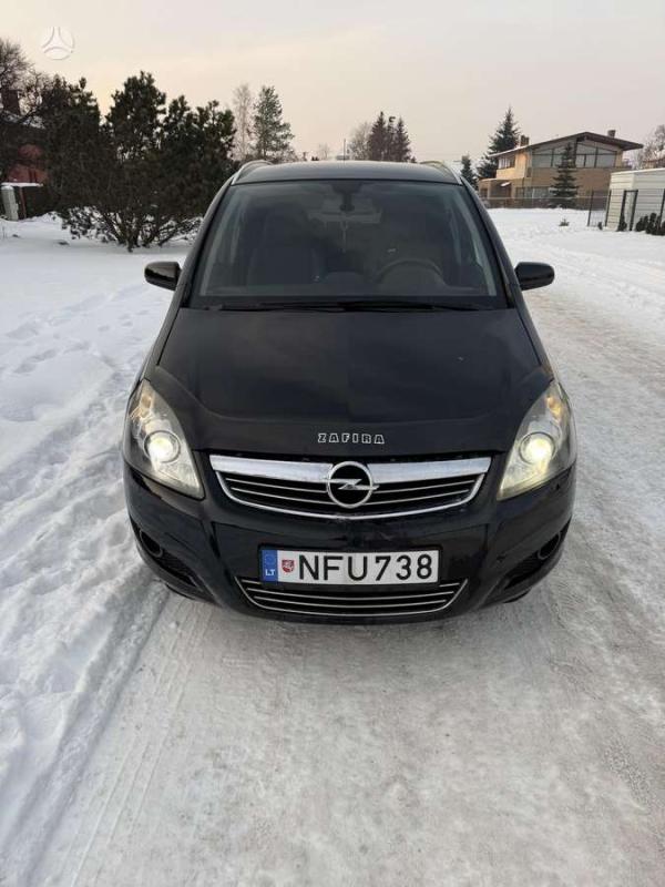 Black Opel Zafira 2009 in Kaunas, with an engine capacity of 1.90 L and mileage of 315 thousand km for 3200 €, photo 4 on AUTOMOTO.COM.LV