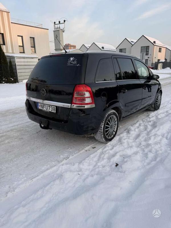 Black Opel Zafira 2009 in Kaunas, with an engine capacity of 1.90 L and mileage of 315 thousand km for 3200 €, photo 5 on AUTOMOTO.COM.LV