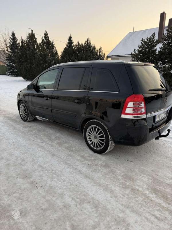 Black Opel Zafira 2009 in Kaunas, with an engine capacity of 1.90 L and mileage of 315 thousand km for 3200 €, photo 7 on AUTOMOTO.COM.LV