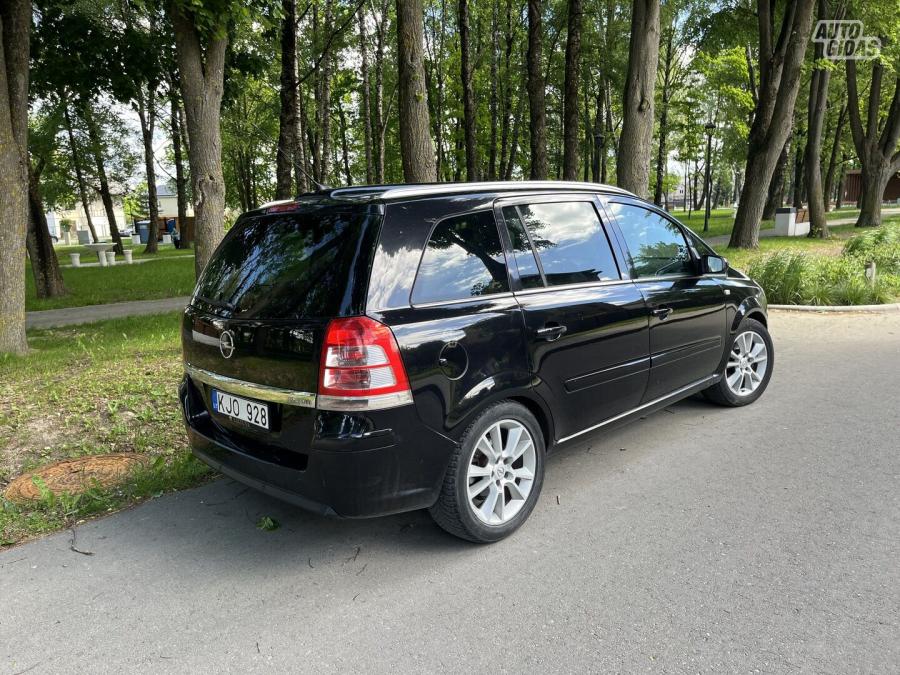 Black Opel Zafira 2009 in Kaunas, with an engine capacity of 1.90 L and mileage of 271 thousand km for 1550 €, photo 4 on AUTOMOTO.COM.LV
