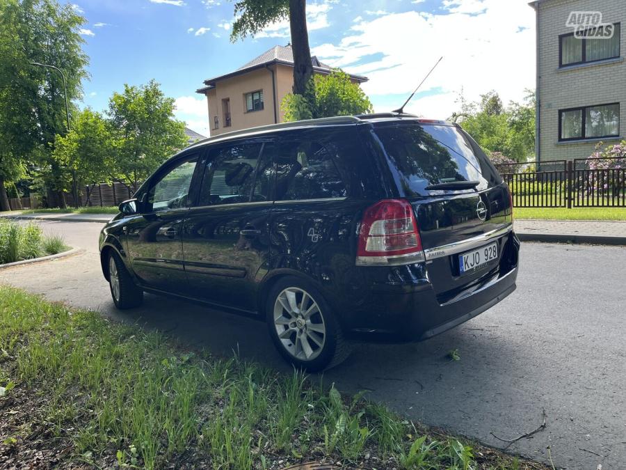 Black Opel Zafira 2009 in Kaunas, with an engine capacity of 1.90 L and mileage of 271 thousand km for 1550 €, photo 5 on AUTOMOTO.COM.LV