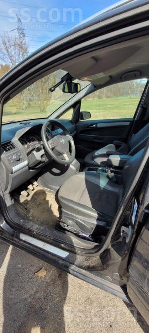 Melns Opel Zafira 2009 Rīga, ar dzinēja tilpumu 1.90 L un nobraukumu 418 tūkst. km par 550 €, foto 5 vietnē AUTOMOTO.COM.LV