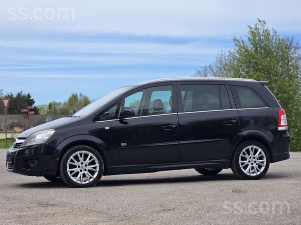Black Opel Zafira 2009 in Liepaja, with an engine capacity of 1.90 L and mileage of 290 thousand km for 3700 €, photo 3 on AUTOMOTO.COM.LV