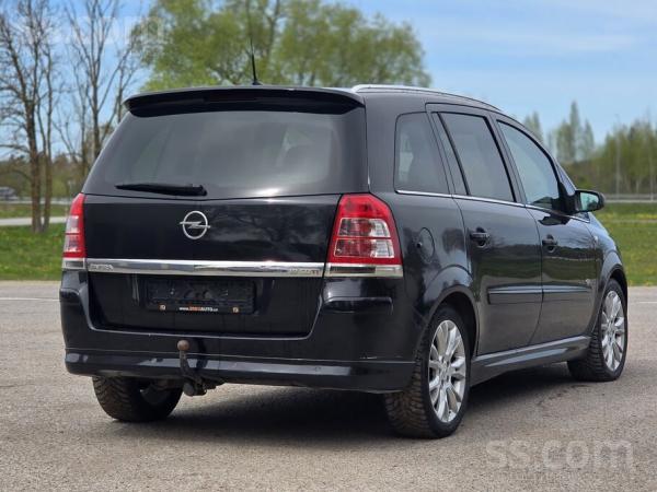 Black Opel Zafira 2009 in Liepaja, with an engine capacity of 1.90 L and mileage of 290 thousand km for 3700 €, photo 9 on AUTOMOTO.COM.LV