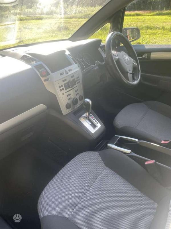 Melns Opel Zafira 2009 Varėna, ar dzinēja tilpumu 1.90 L un nobraukumu 150 tūkst. km par 2600 €, foto 6 vietnē AUTOMOTO.COM.LV