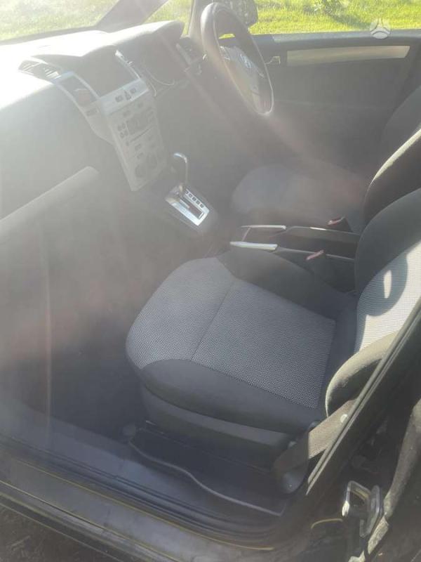 Melns Opel Zafira 2009 Varėna, ar dzinēja tilpumu 1.90 L un nobraukumu 150 tūkst. km par 2600 €, foto 8 vietnē AUTOMOTO.COM.LV