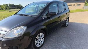Black Opel Zafira 2009 in Pakruojis, with an engine capacity of 1.69 L and mileage of 272 thousand km for 2400 €, photo  on AUTOMOTO.COM.LV