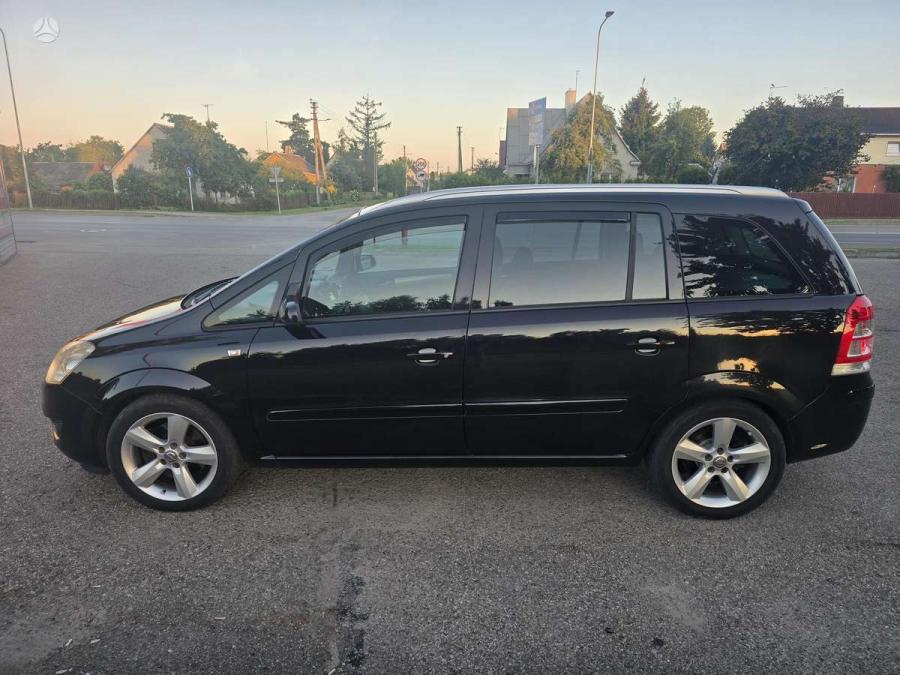 Melns Opel Zafira 2009 Marijampole, ar dzinēja tilpumu 1.69 L un nobraukumu 263 tūkst. km par 2850 €, foto 4 vietnē AUTOMOTO.COM.LV