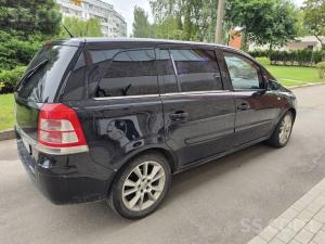 Black Opel Zafira 2009 in Bauska, with an engine capacity of 1.90 L and mileage of 321 thousand km for 2000 €, photo 3 on AUTOMOTO.COM.LV