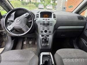 Black Opel Zafira 2009 in Bauska, with an engine capacity of 1.90 L and mileage of 321 thousand km for 2000 €, photo 5 on AUTOMOTO.COM.LV