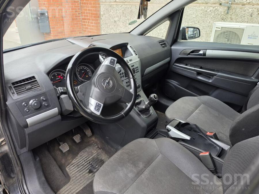 Black Opel Zafira 2009 in Bauska, with an engine capacity of 1.90 L and mileage of 321 thousand km for 2000 €, photo 6 on AUTOMOTO.COM.LV