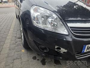 Black Opel Zafira 2009 in Bauska, with an engine capacity of 1.90 L and mileage of 321 thousand km for 2000 €, photo 10 on AUTOMOTO.COM.LV