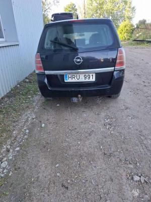 Black Opel Zafira 2009 in Klaipeda, with an engine capacity of 1.91 L and mileage of 255 thousand km for 1840 €, photo 3 on AUTOMOTO.COM.LV