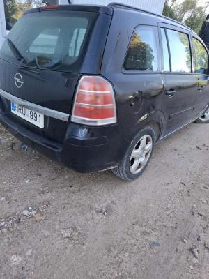 Black Opel Zafira 2009 in Klaipeda, with an engine capacity of 1.91 L and mileage of 255 thousand km for 1840 €, photo 4 on AUTOMOTO.COM.LV
