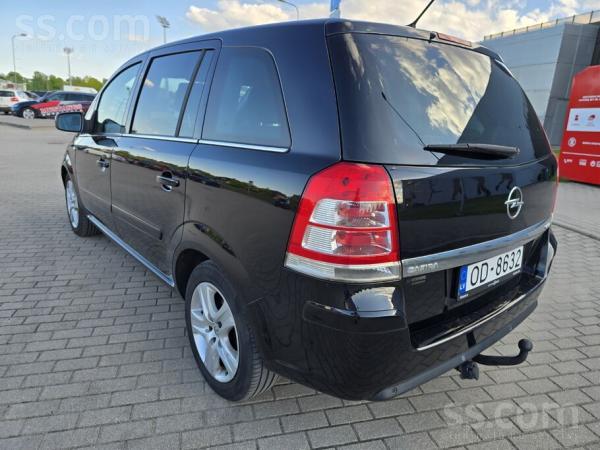 Black Opel Zafira 2010 in Riga, with an engine capacity of 1.70 L and mileage of 345 thousand km for 3000 €, photo 4 on AUTOMOTO.COM.LV